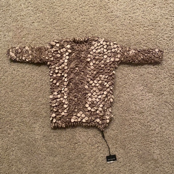 Magic Fit | Tops | Nwt Neatest Blouse Ever Stretches To Fit Everyone ...